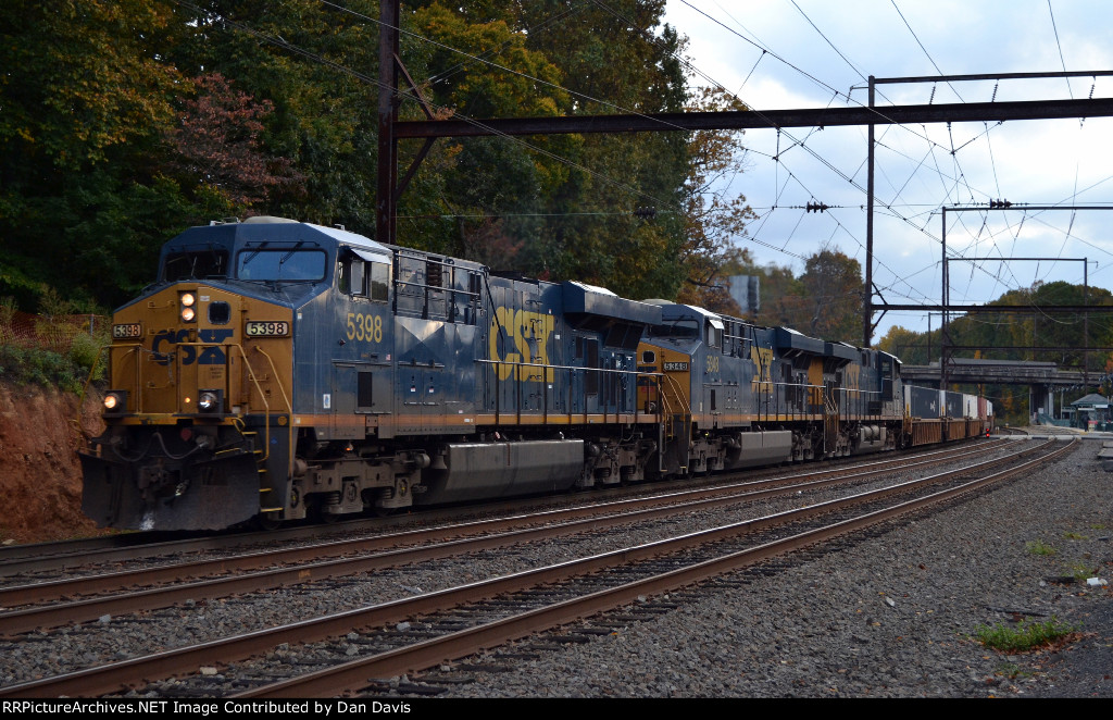 CSX ES40DC 5398 leads Q034-19